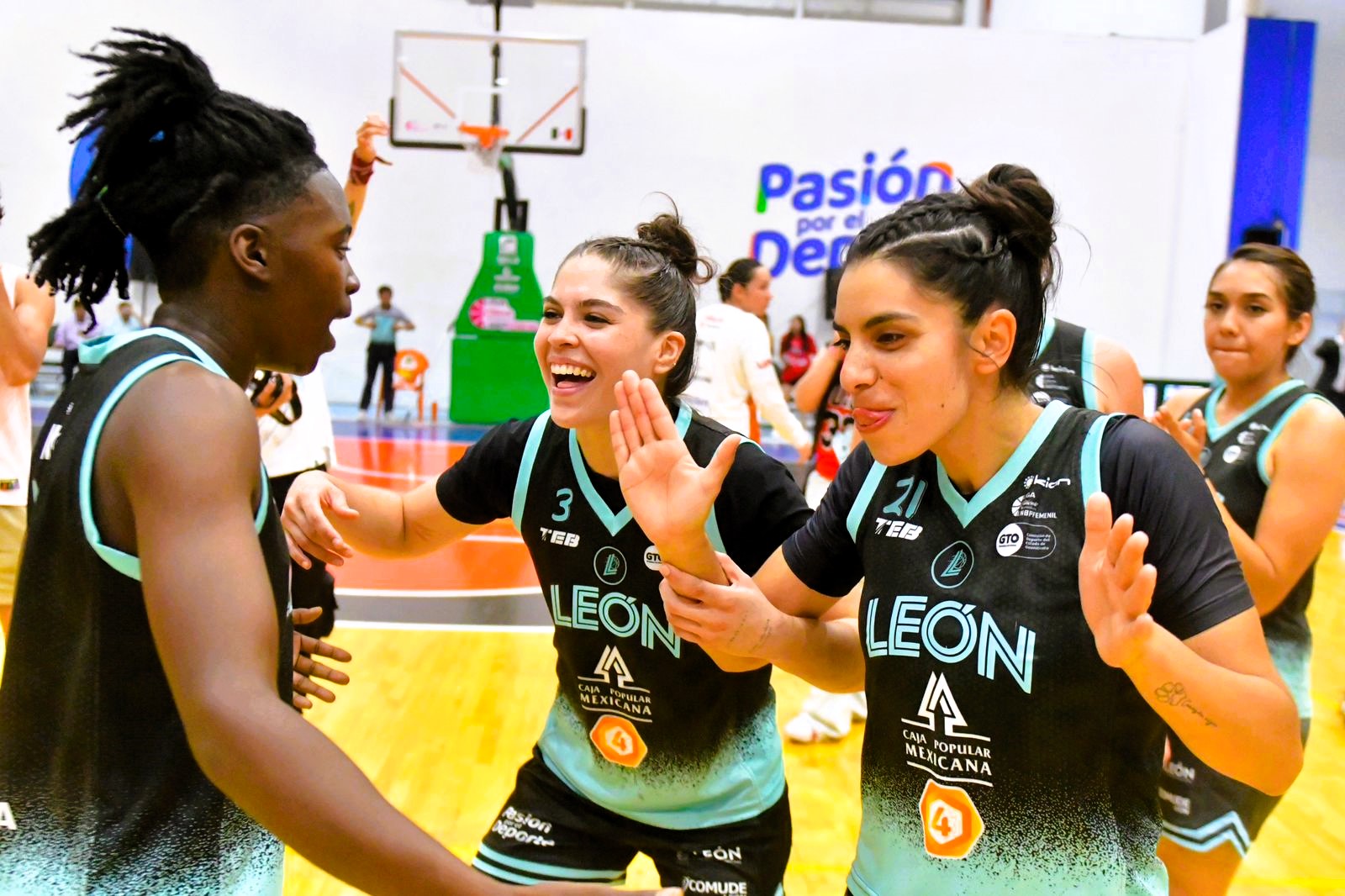 Abejas Femenil superó a Correcaminos y se llevó la serie de local ...