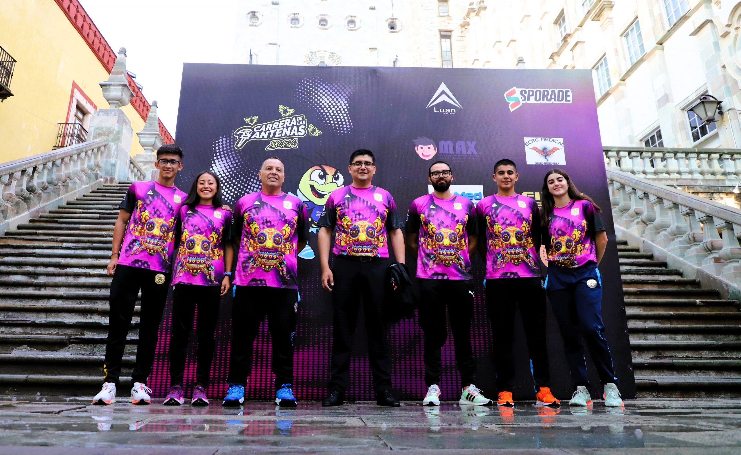 Presentan la playera oficial de la novena Carrera de las Antenas ...